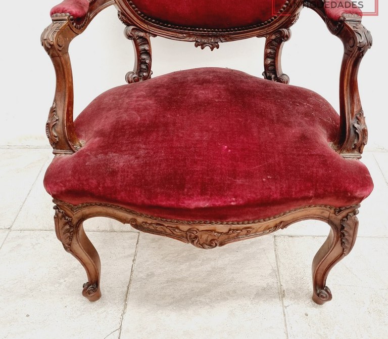 SILLON ANTIGUO EN NOGAL ITALIANO TALLADOS ESTILO COLONIAL FRANCES. COD ...